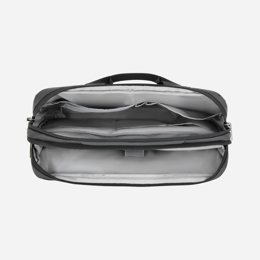 Buy Safari Select Regal Black Messenger Bag Online